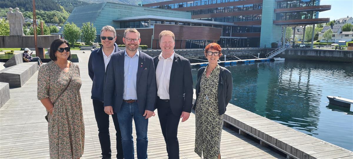 Imponert over 300-metersbyen - Ulstein kommune